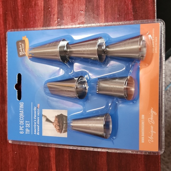 Baker's Secret | Kitchen | New Bakers Secret Decorating Tips | Poshmark